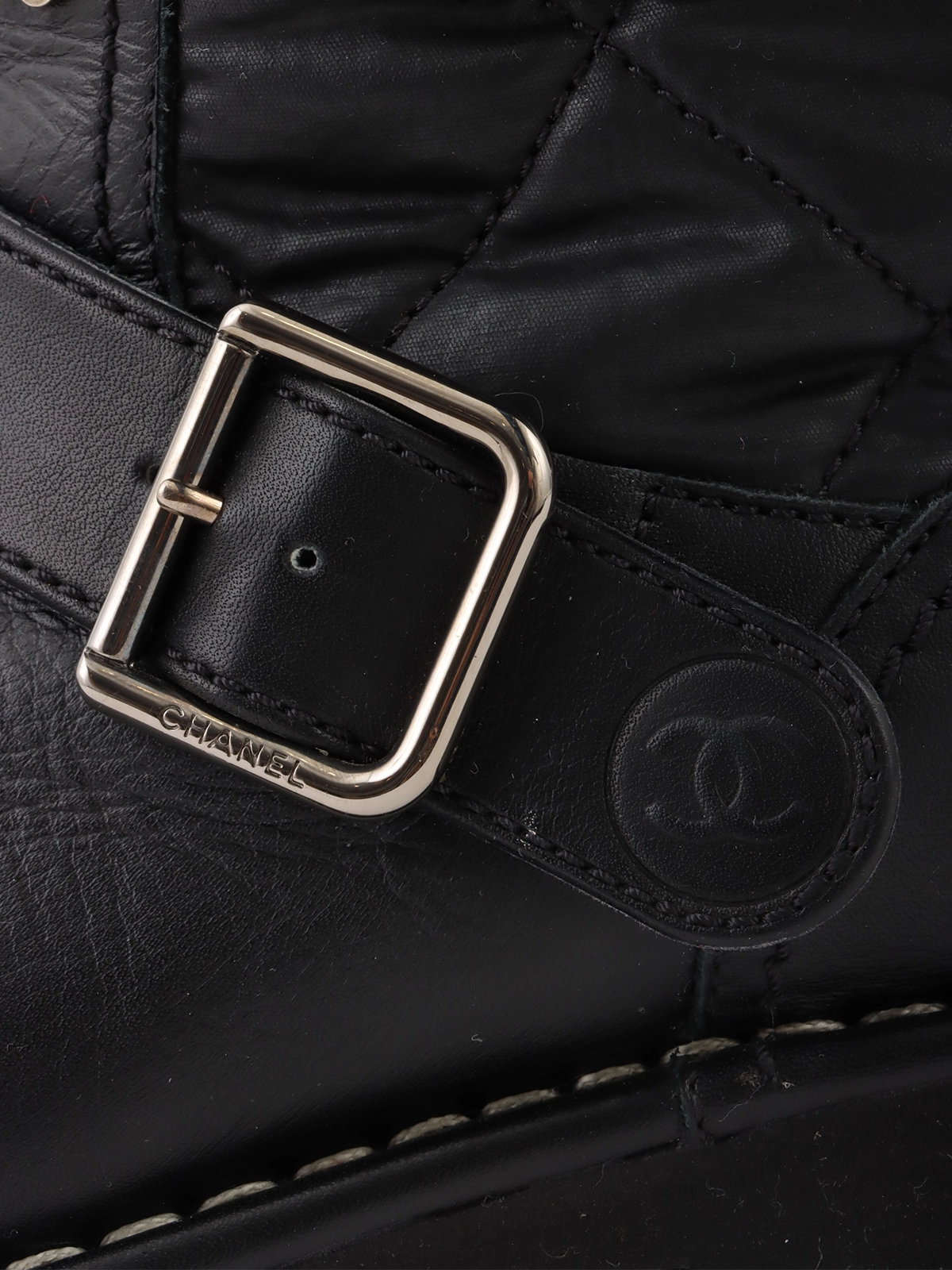 CHANEL CCマークエンジニアブーツ ブラック|VINTAGE QOO TOKYO CHANEL CCマークエンジニアブーツ ブラック|VINTAGE QOO TOKYO